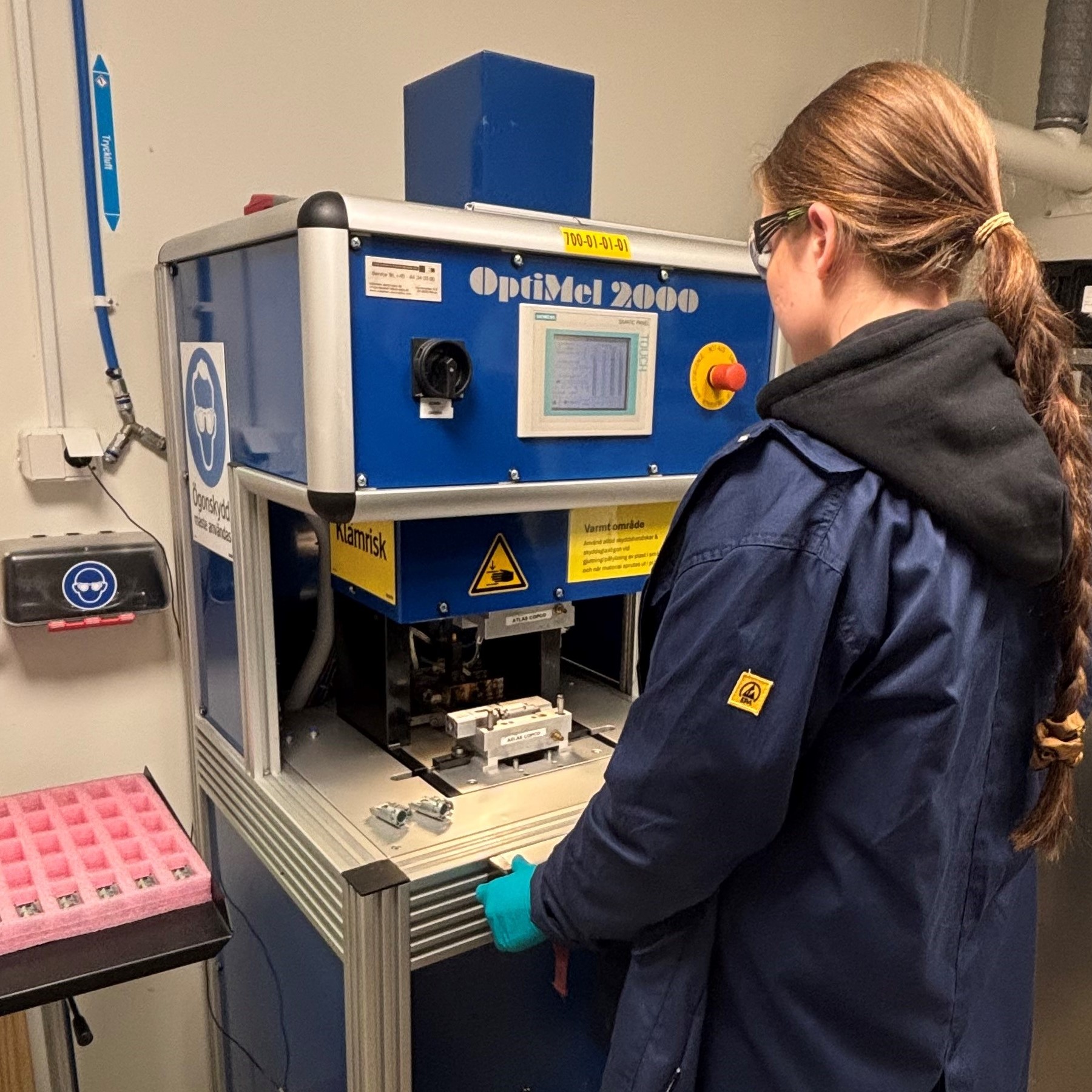 Low Pressure Molding (LPM) - Aros Polymerteknik